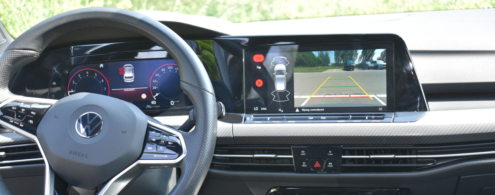 Volkswagen Golf 1.5 TSI R-Line - Driving Passion